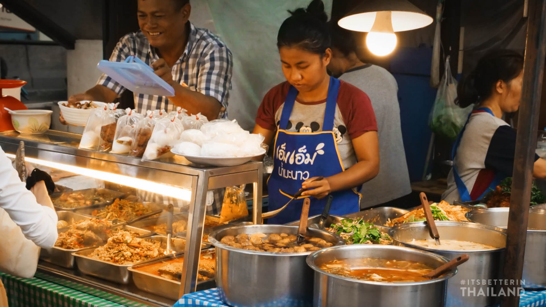Thai food guide to different restaurant types - It's better in Thailand